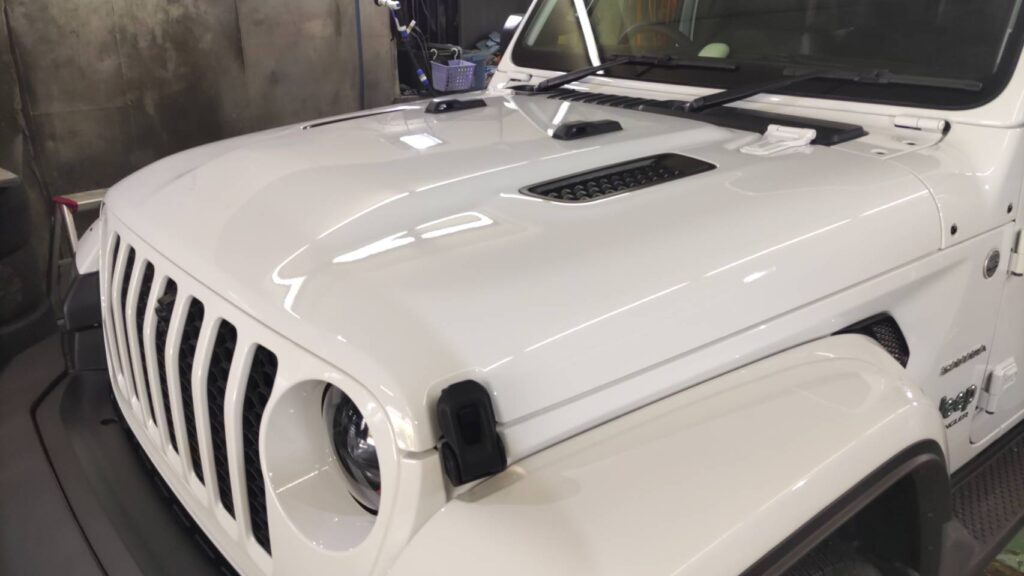 自動車のFRPパーツとは？その特徴や使用される部品とメリットとデメリットと洗車方法 - reluster