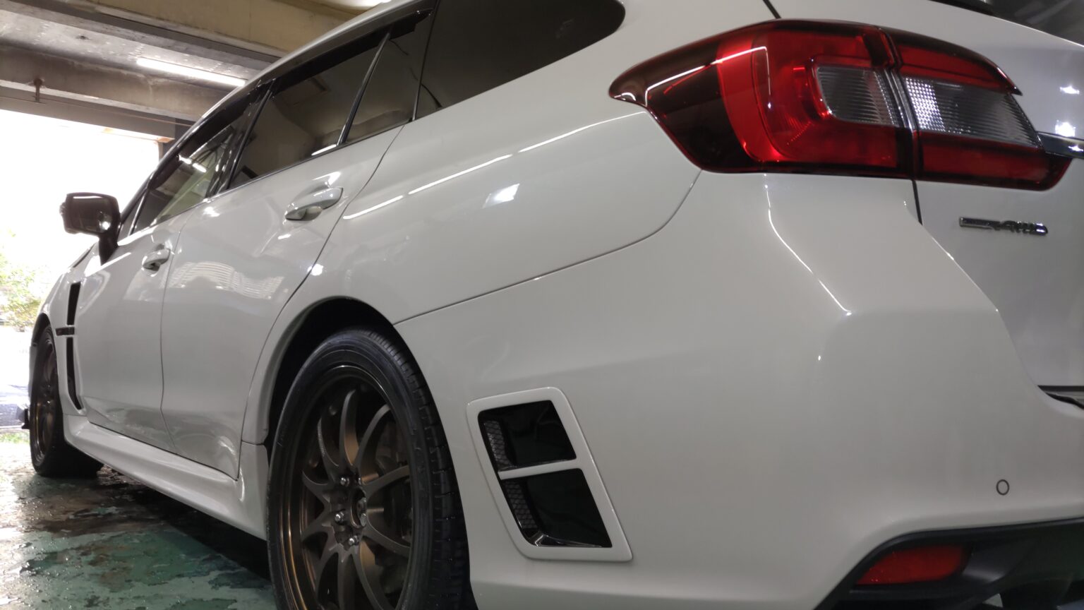 いつでも綺麗なレヴォーグ - reluster