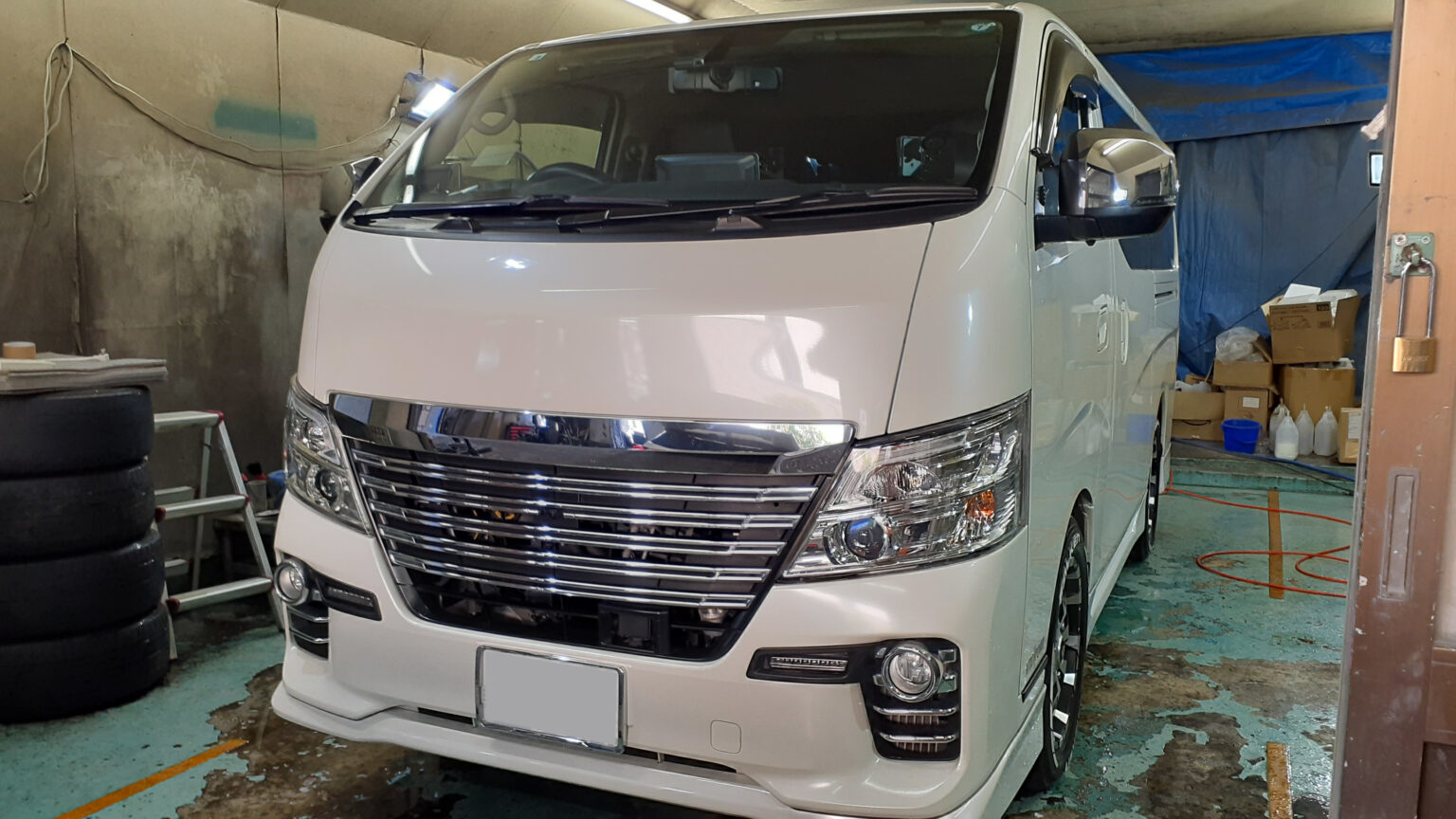 ホワイトレターのキャラバン - reluster