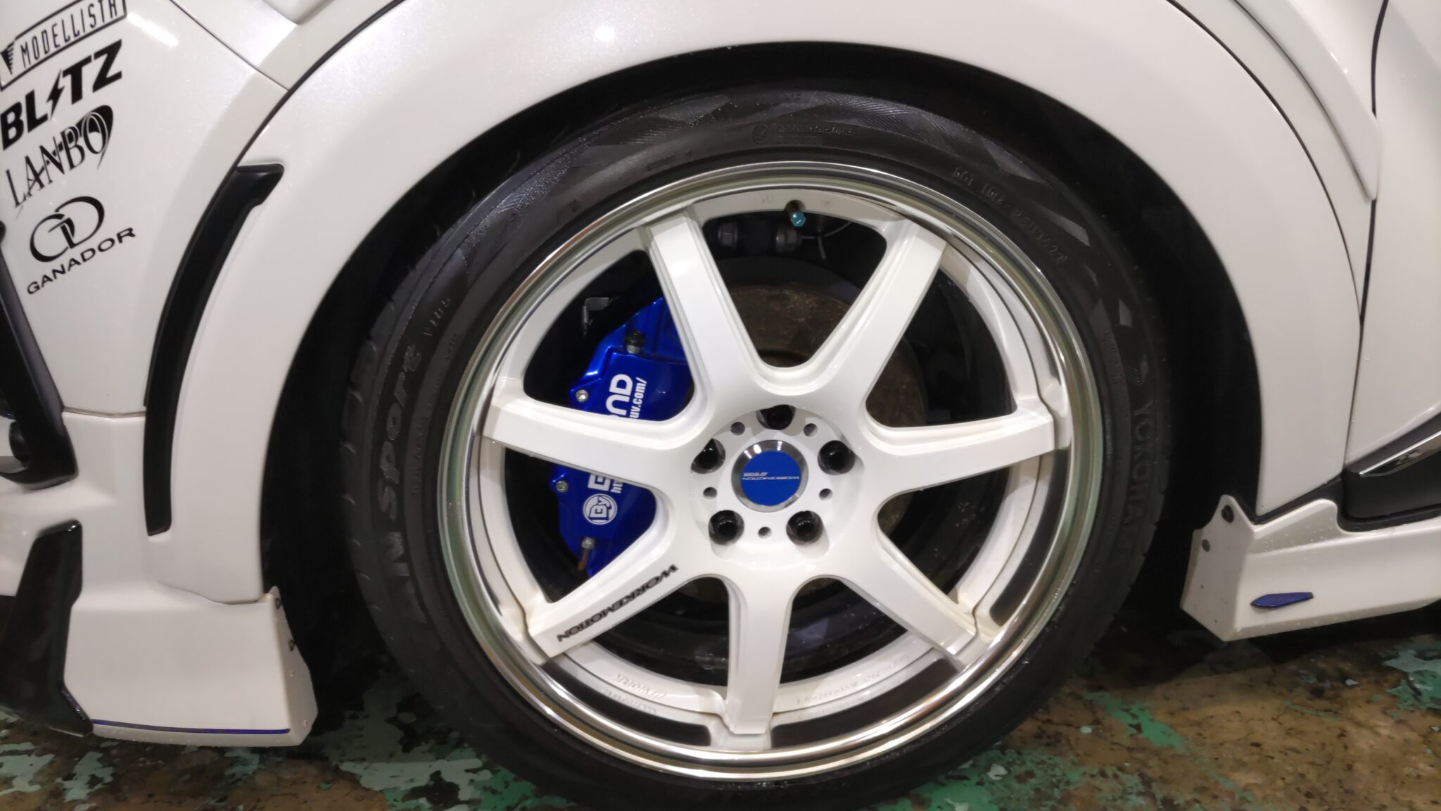 個性あふれるC-HR - reluster